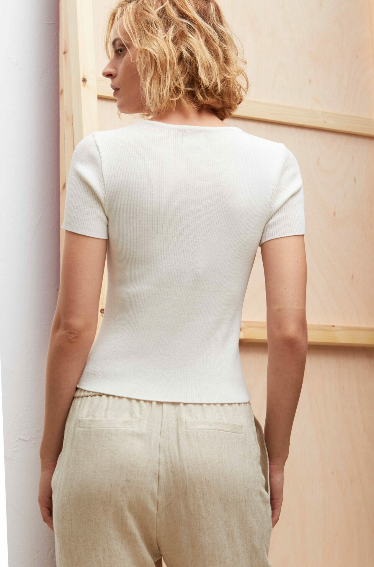 AMS Pure 1927 Twist Sweater in Black 590 or Raw White 520 - AlpenStyle ...